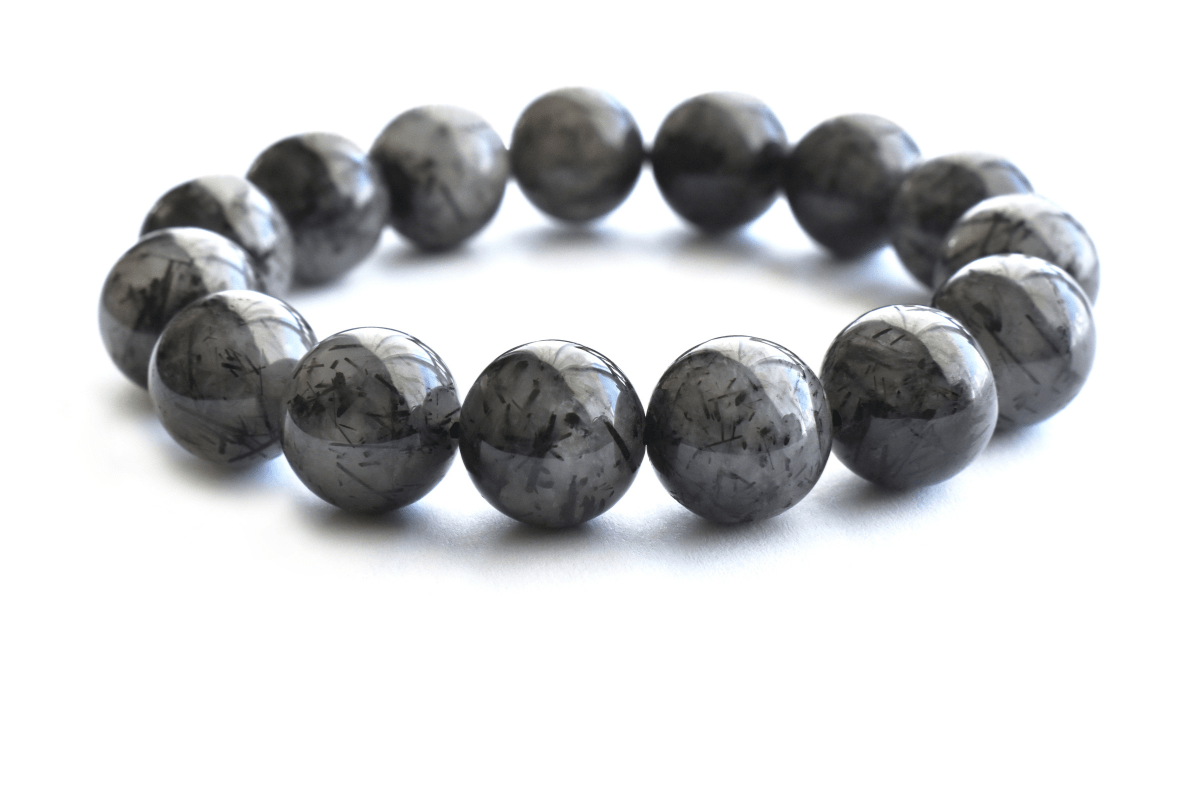 Pierre grise en lithothérapie : hématite, labradorite, jaspe